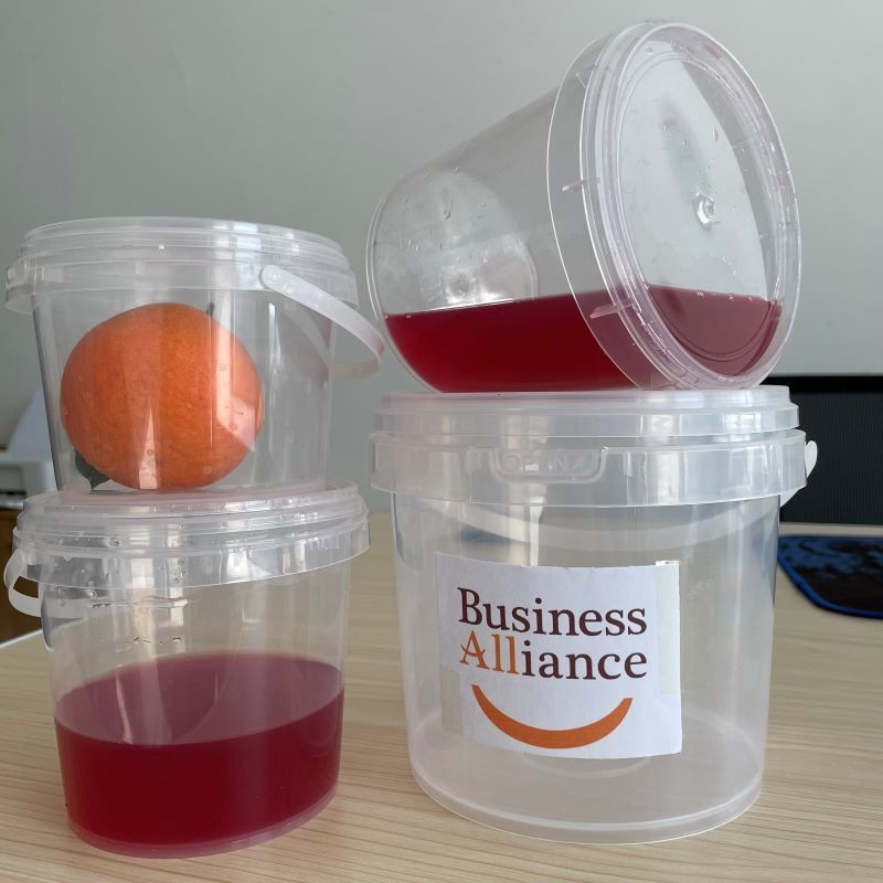 Easy-Opening Food Bucket Take Out Container with White Plastic Pail and Lid